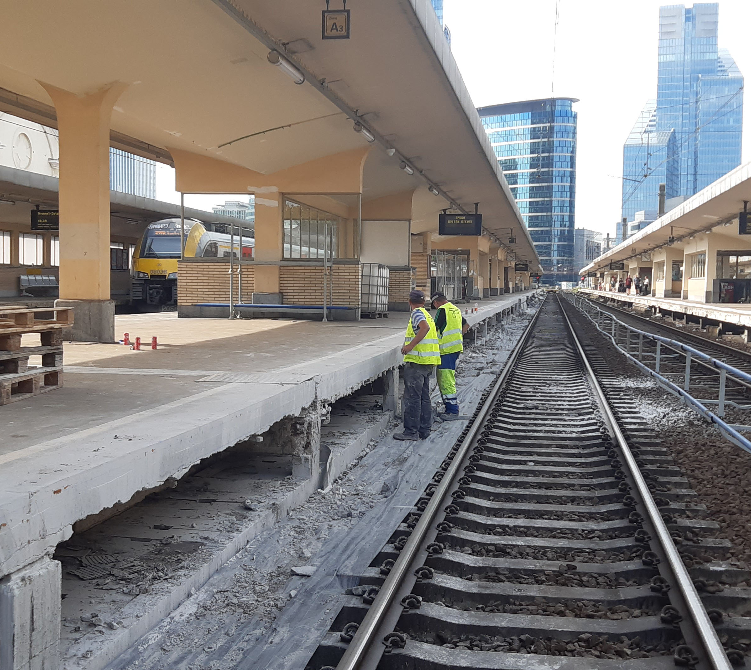 Railway platform repair - worldstainless